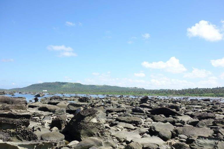 Biri Island: amazing rock formations