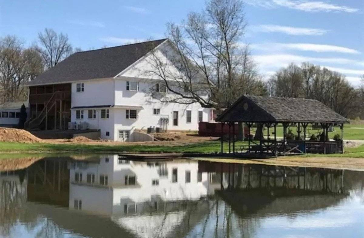 15 Cheap Romantic (Weekend) Getaways in Indiana