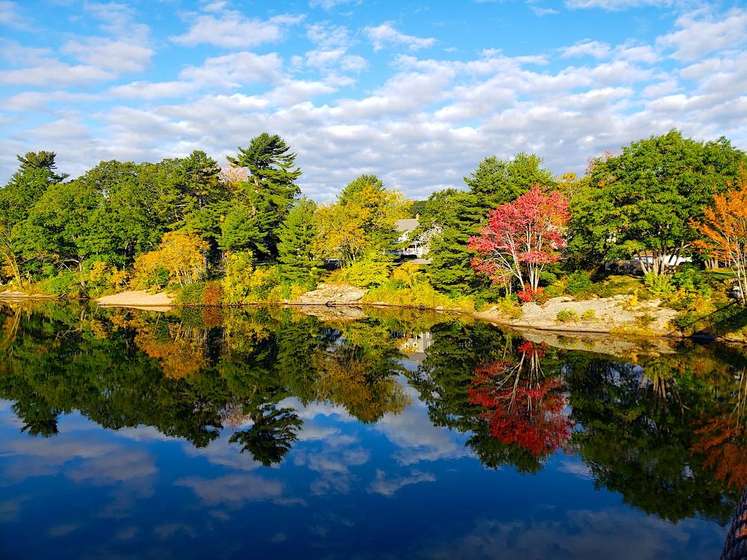 14 Best Romantic Fall Getaways in New England for Couples