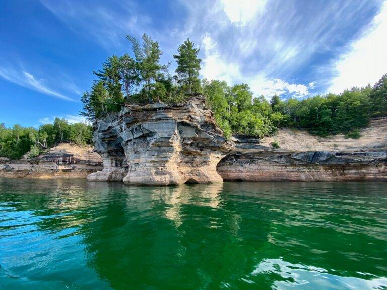 17 Cheap Weekend Getaways in Michigan for Couples